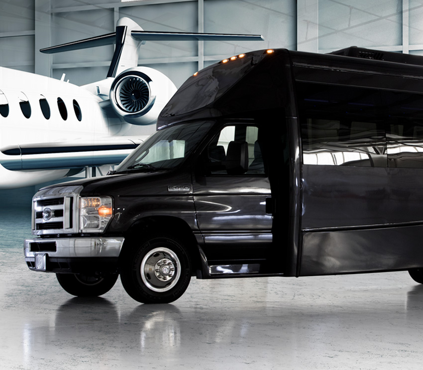 New 2019 Ford Berkshire Coach for Sale in Illinois - Midwest Transit ...