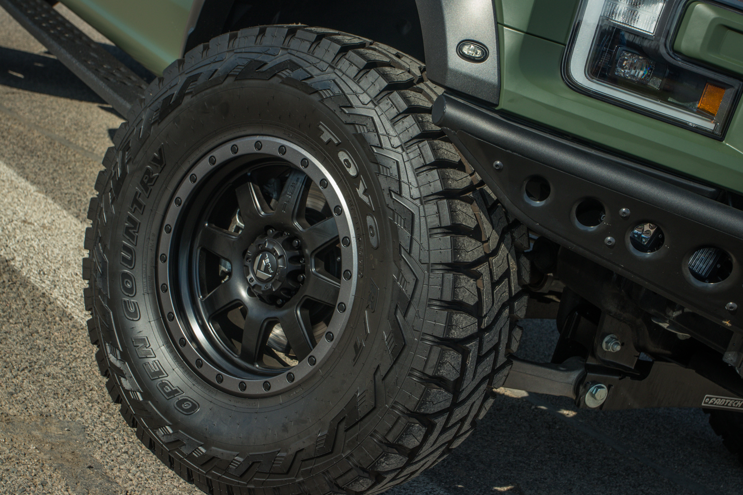 2019 Ford F-150 Raptor 4 inch Fabtech Lift with ADD Offroad Bumpers