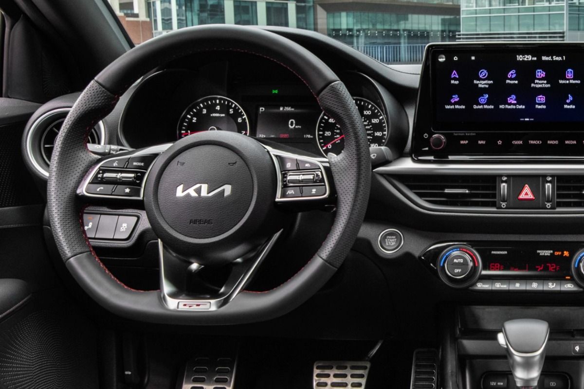 2022 Kia Forte First Look near Orland Park, IL