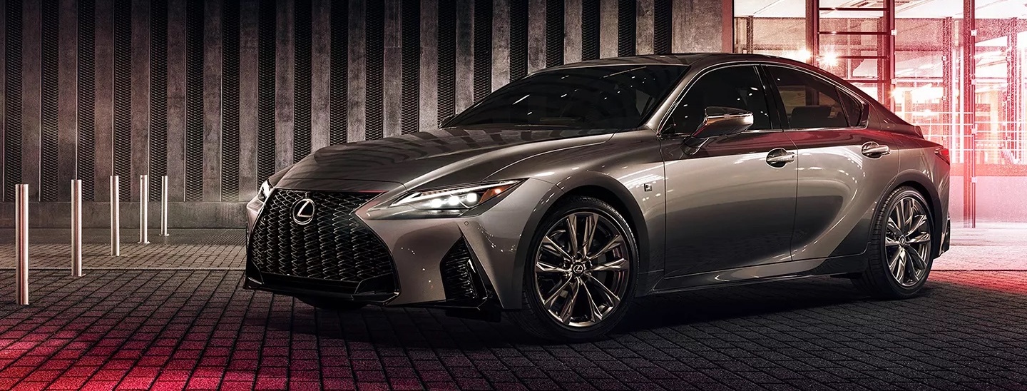 2022 Lexus IS 300 Lease near Oak Park, IL - McGrath Lexus of Westmont