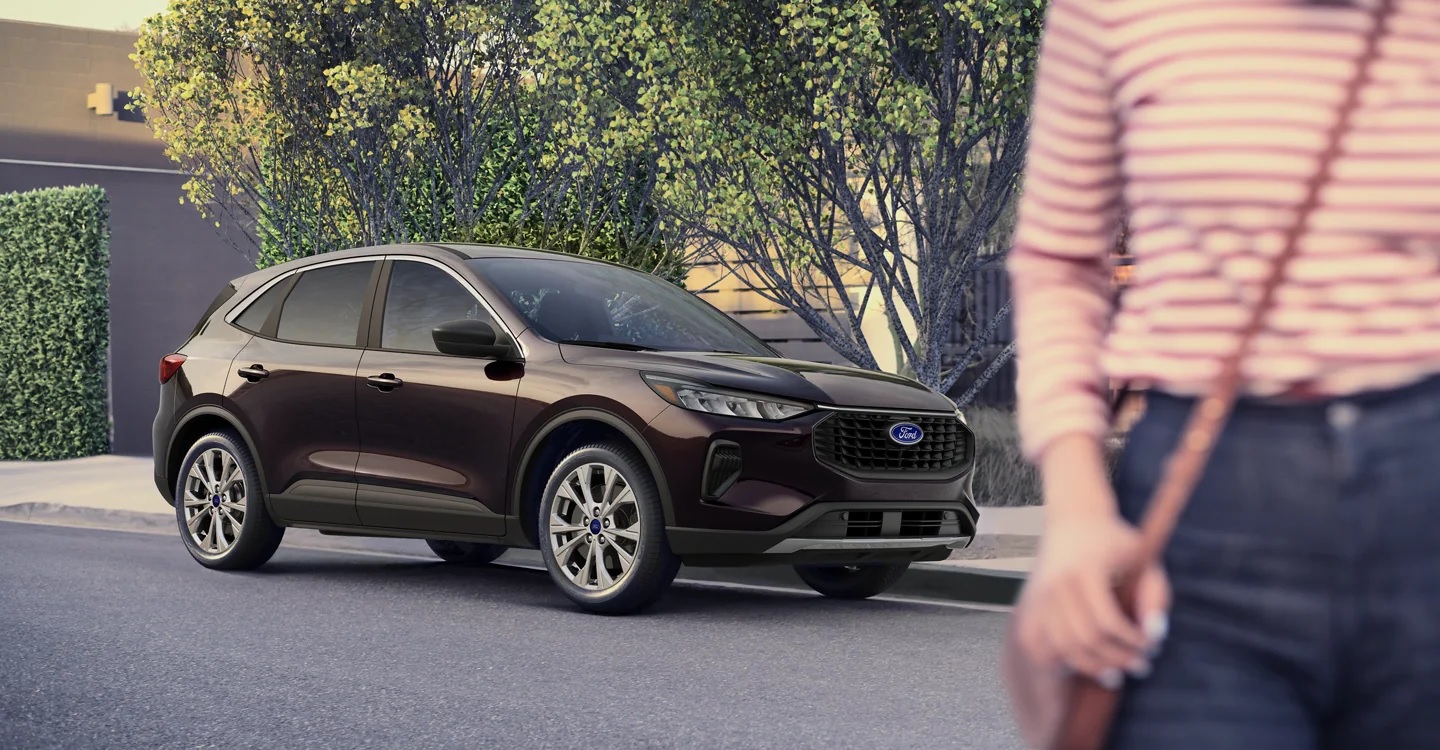 2023 Subaru Forester vs 2023 Ford Escape near Patchogue, NY - East ...