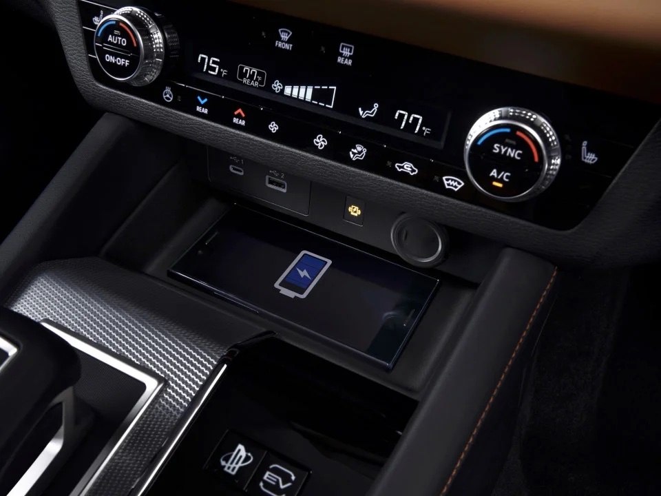 2023 Mitsubishi Outlander PHEV for Sale near Catonsville, MD ...