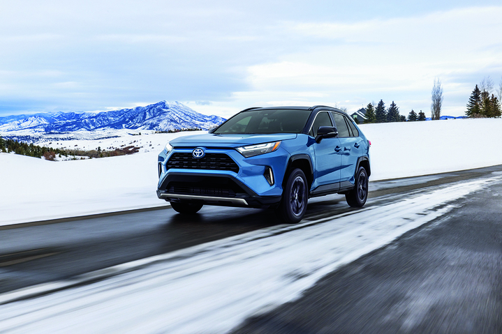2023 Toyota RAV4 vs RAV4 Hybrid Comparison - Future Toyota