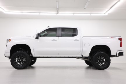 Tough Falkin Trucks - Jim Falk Motors