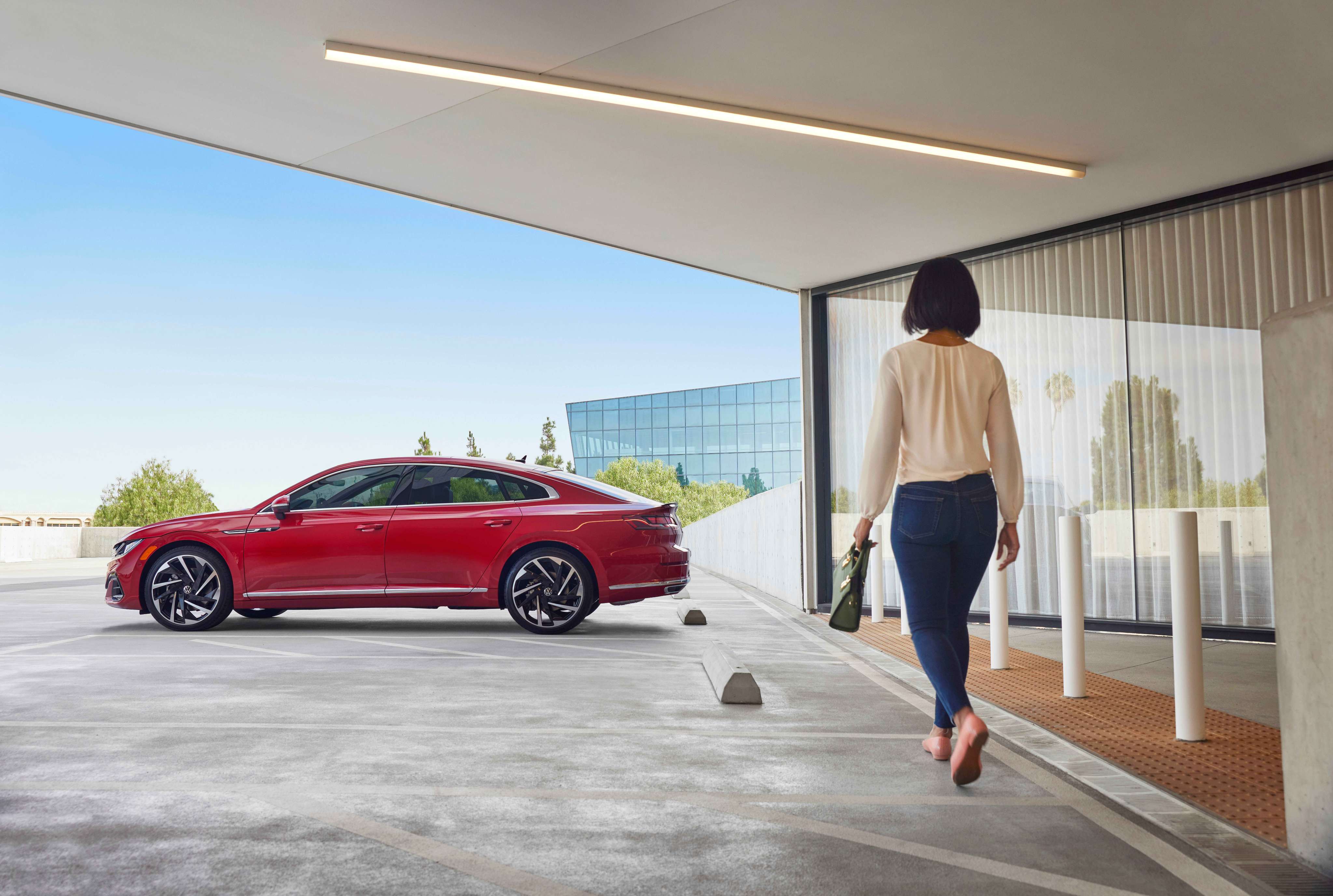 Comparing Volkswagen Arteon vs VW Golf R | Carter VW of Ballard