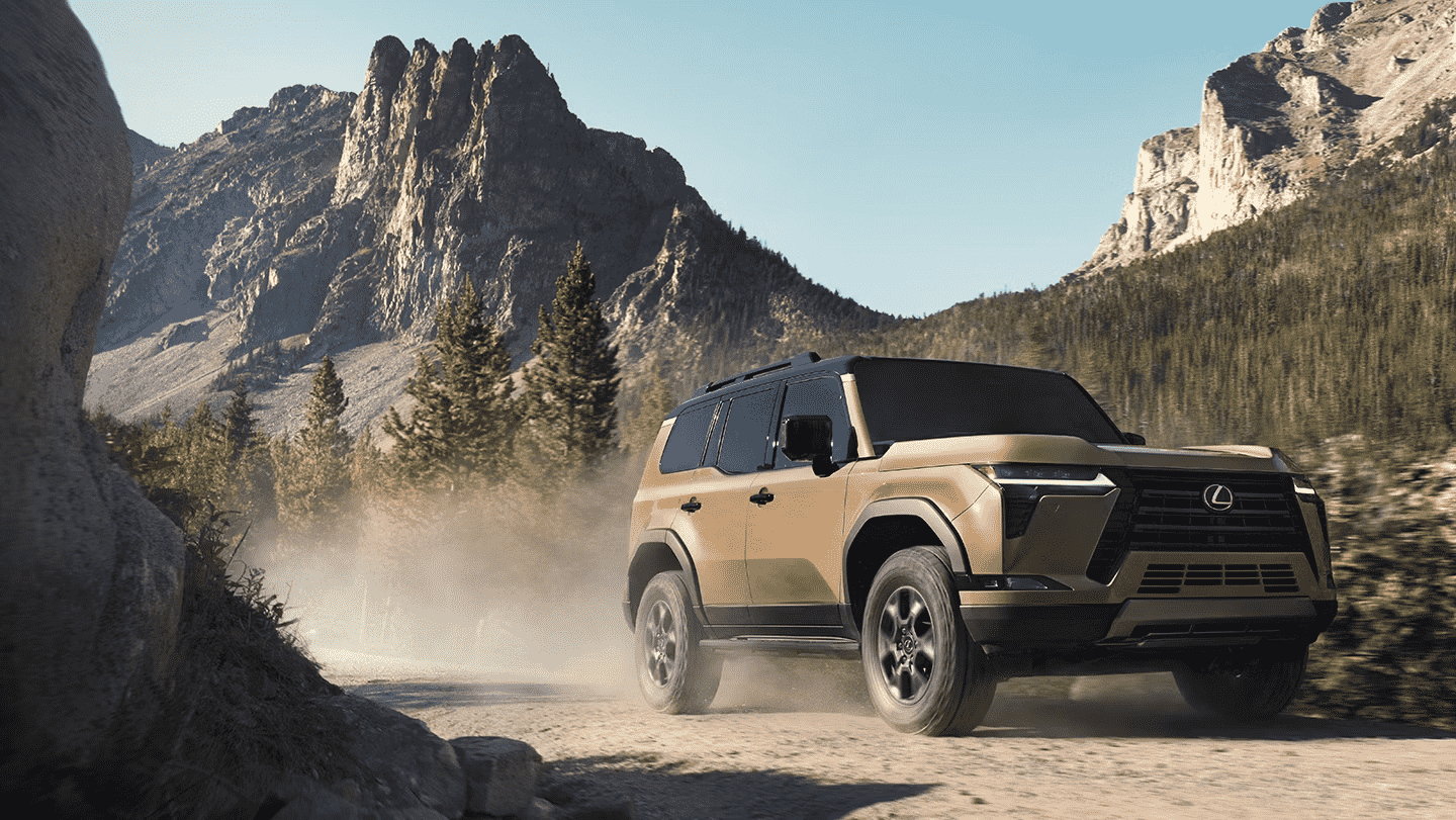 The 2024 Lexus GX550 vs. the 2024 Defender
