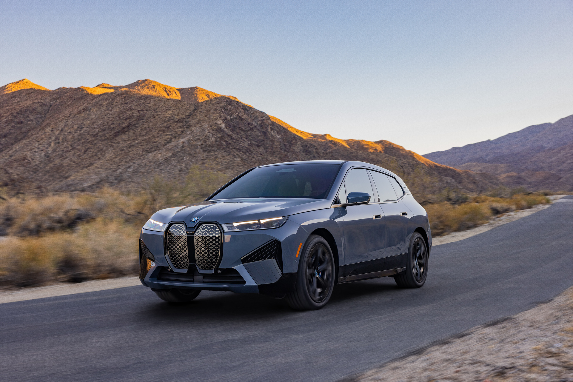 BMW iX: Electric SUV Lineup Perfect for Arizona