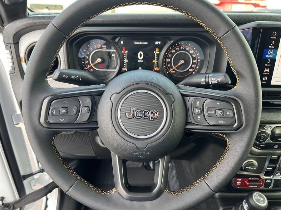 New 2025 Jeep Gladiator | Performance, Technology, & Features