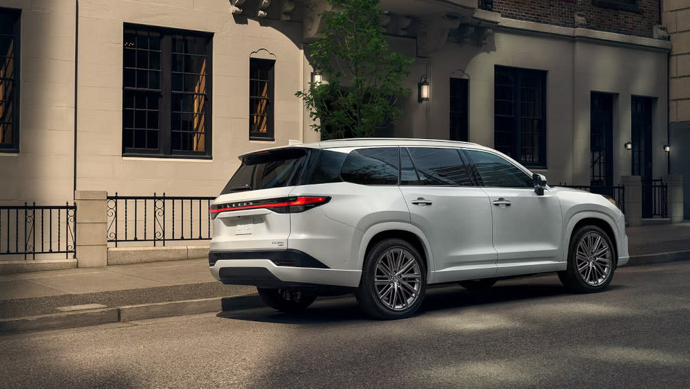 2024 Lexus TX 550h+ In-Depth Review