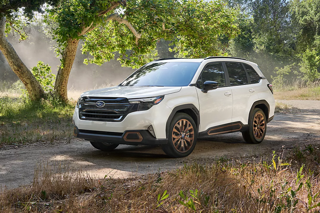 2025 Subaru Forester vs Honda CR-V SUV Model Comparison Near Wheeling ...