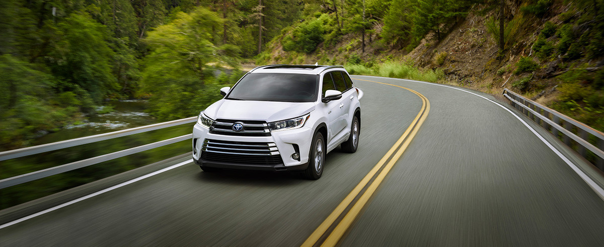 2019 Toyota Highlander Technology and Trims | Tri County Toyota, PA