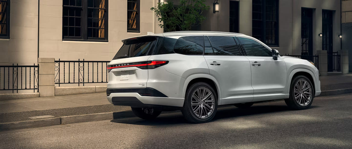 The 2025 Lexus TX VS The Competition | Freehold Lexus Dealer