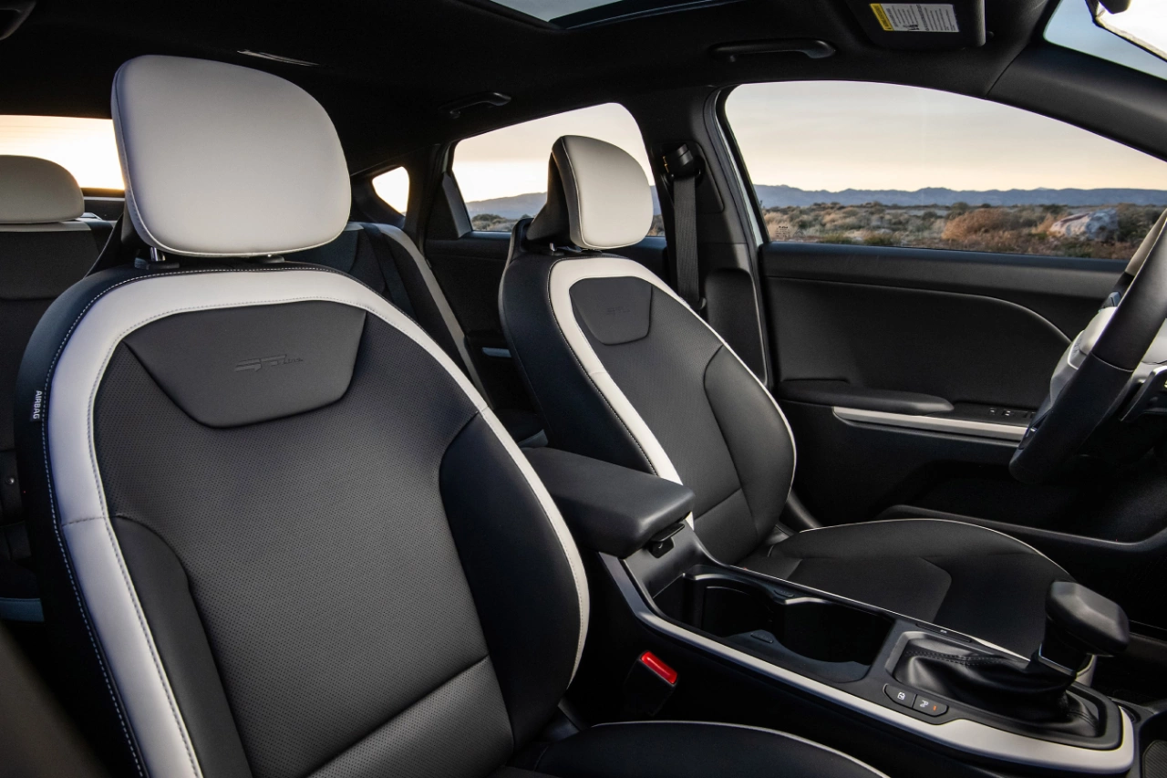 How the 2025 Kia K4 Keeps You Connected and in Command - Evergreen Kia