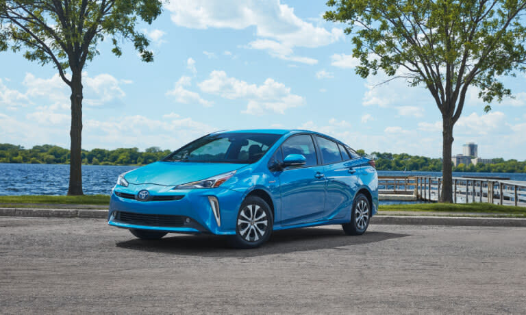 2021 Toyota Prius Review | Interior, Performance, Technology