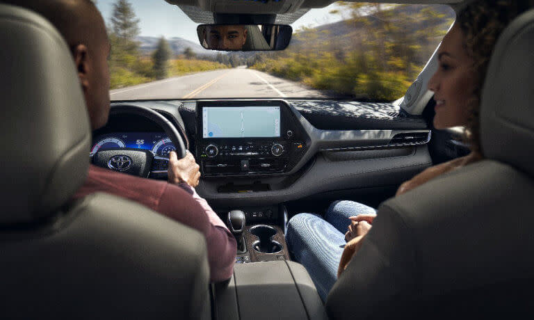 2024 Toyota 4Runner vs. Highlander | Interior, Performance, & Safety ...